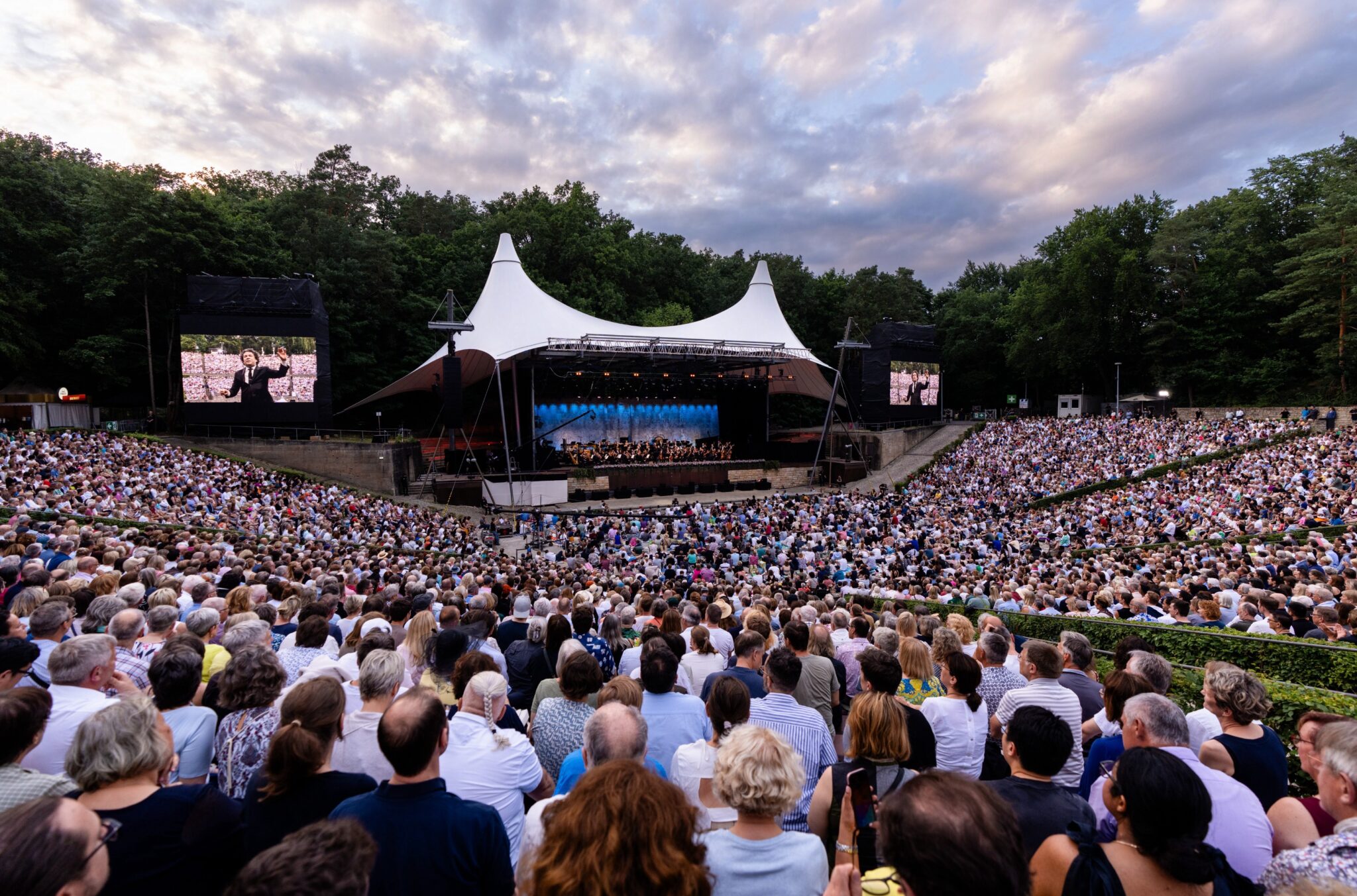 NHK BS プレミアムシアター ＜ウィーン・フィル 「シェーンブルン夏の夜のコンサート2025」、ベルリン･フィル「ワルトビューネ ...